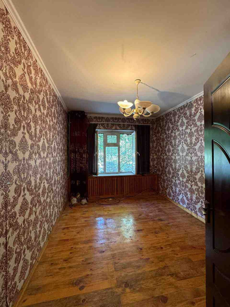 Себзар 1в2/1/5. Евроремонт. супер локация. Балкон 2*6. метро 800м.