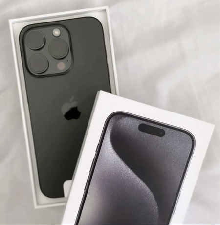 Iphone 15 pro titanium Black
