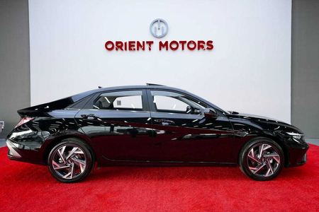Hyundai Elantra 2024 1.5L CVT LUX Premium Edition