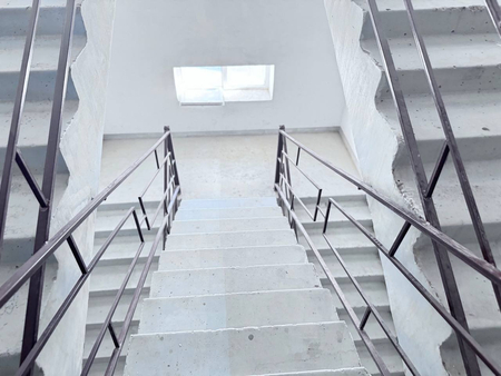Продаётся 2х комнатная квартира, коробка на 5-этаже, дом ветренный ква