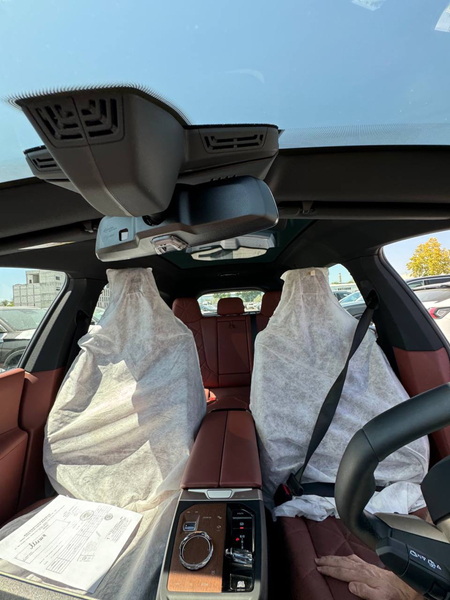 В Наличий BMW Ix XDrive M50