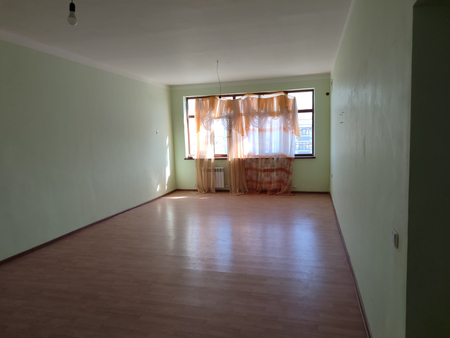 Uy sotiladi 103m² yand birlamchi qilib beriladi