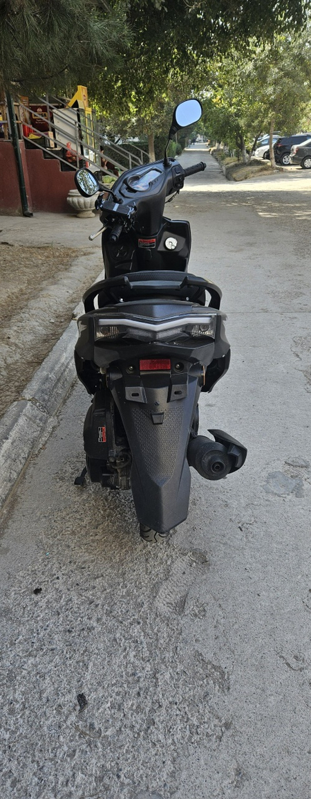 Продаю скутер Motolife