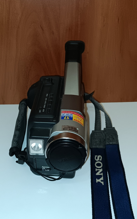 Видеокамера SONY Handycam model  CCD-TR618E video Hi8. видеокасета 8мм