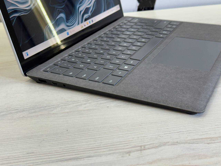 Microsoft Surface Laptop 3 / i5 1035G7 / DDR5: 16 GB / 256 GB / Touch