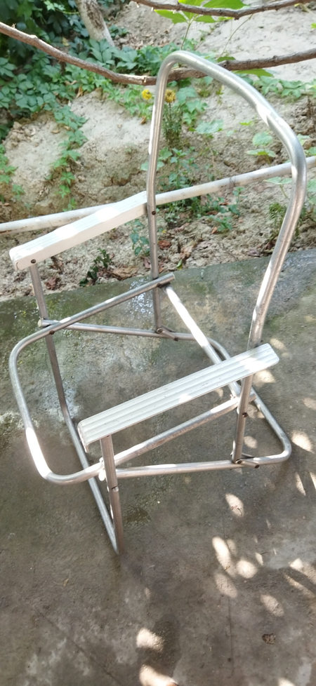 продам алюминиевый кресло отличного качества