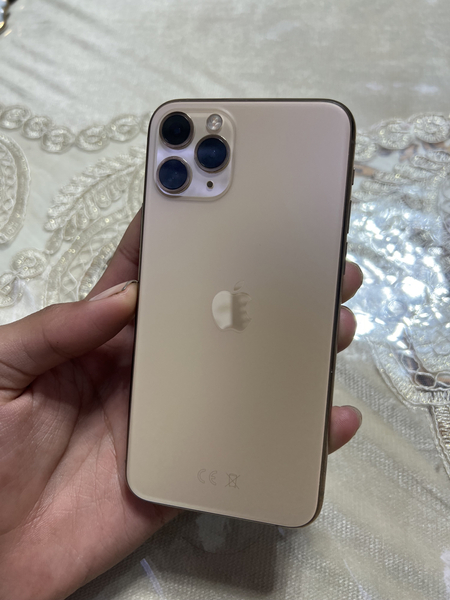 Iphone 11 pro gold ideall
