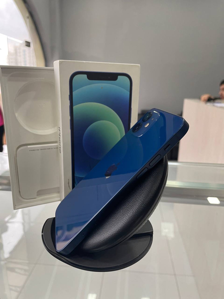 Телефон Iphone 12