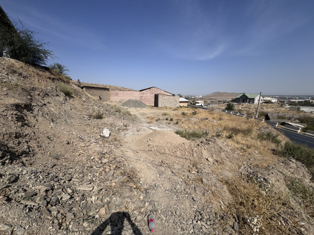 Yer maydoni sotiladi kadastri bor hujjatlari joyida 25x15 m joy