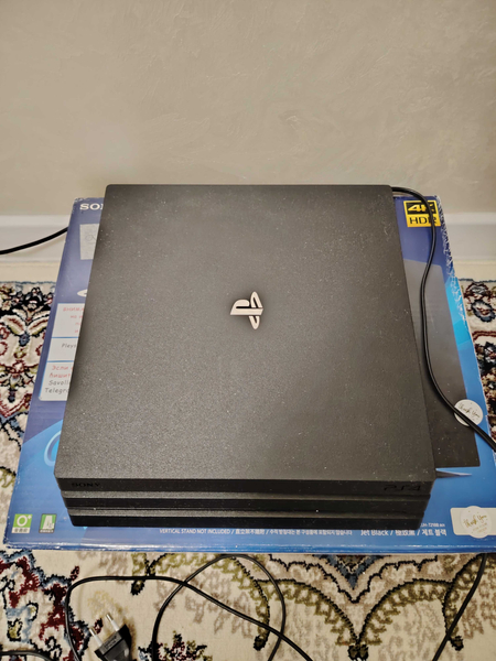 Playstation 4 Pro 2TB