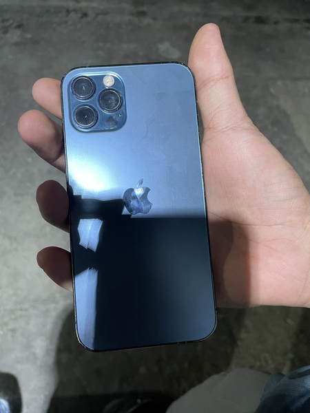 Iphone 12 pro sotiladi!!!