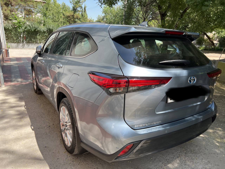 Продам Toyota Highlander hybrid 2021