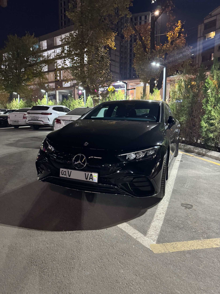 Mercedes Benz EQE 350 Black с запасом хода на 720 км