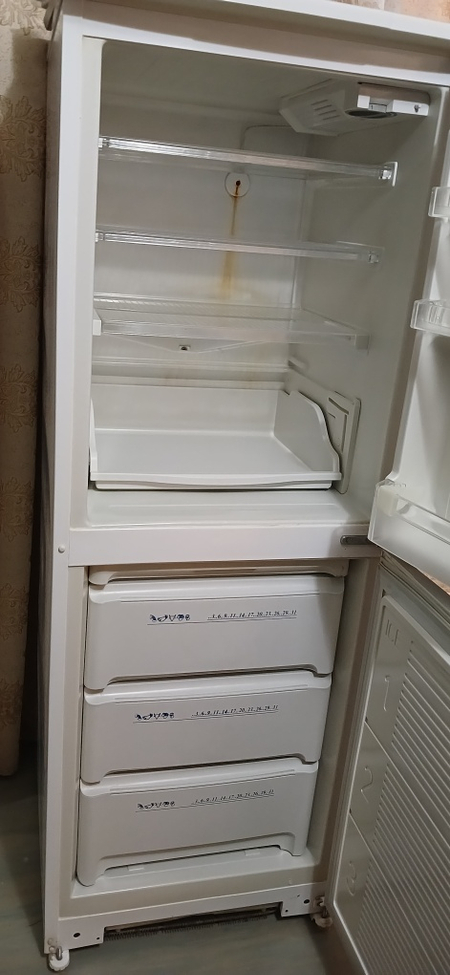 Продаётся холодильник.