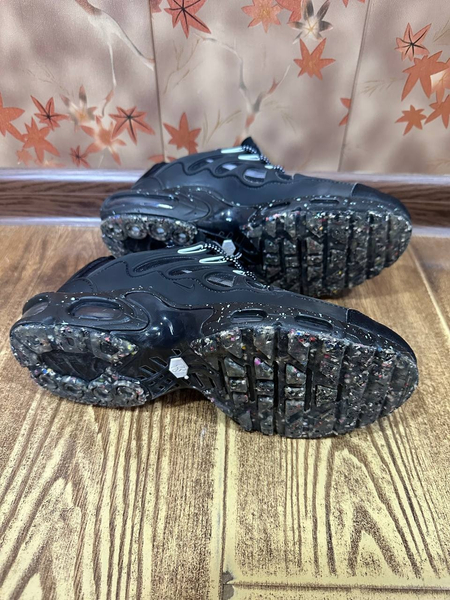 Продам кроссовки Nike новые
