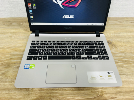 Стильный ASUS 4 Ядерный, Мощный, Игровой ноутбук в как новом состоянии