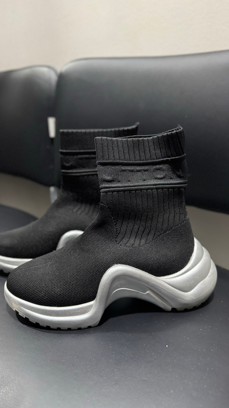 Продаю стильные кроссовки в стиле Balenciaga