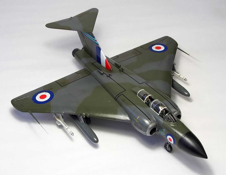 Сборная модель самолета F-104 «Старфайтер»  (Академиi 1/72)