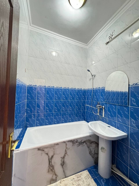 Срочно продам 2х ком Чиланзар 7 спорт товары. Метро Новза