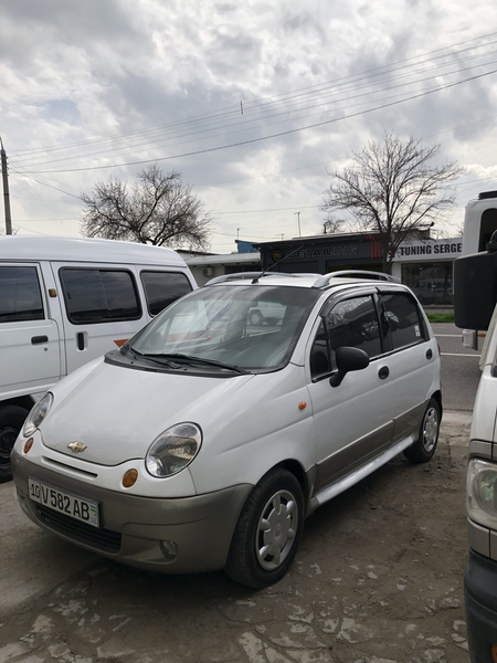 Matiz best oq rang 2010yil