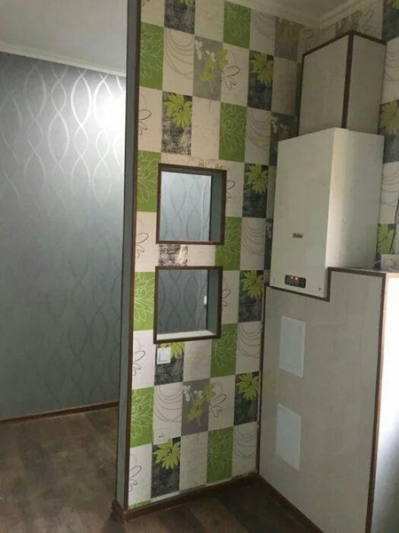 2ком  метро максим горького  есть