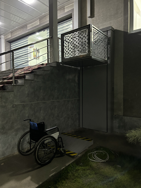 Инвалидный подемник wheelchair lift