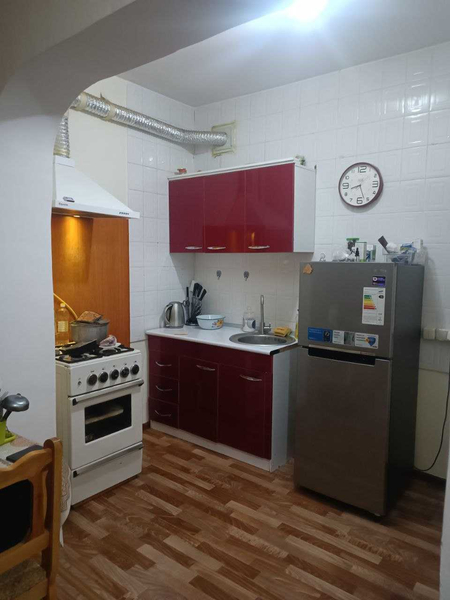 Срочна продаётся квартира 2 х комнатная в карасу 1
