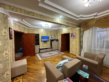 продается 3/3/4 на Госпитальном