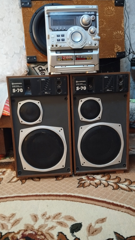 Колонки S 70 с усилителем