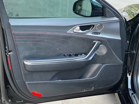 Kia stinger 3.3 turbo red line, alcantara salon