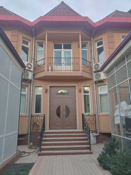 Продается  дом в центре города! Ор-р: Раккат Боши, Парк им Бобура
