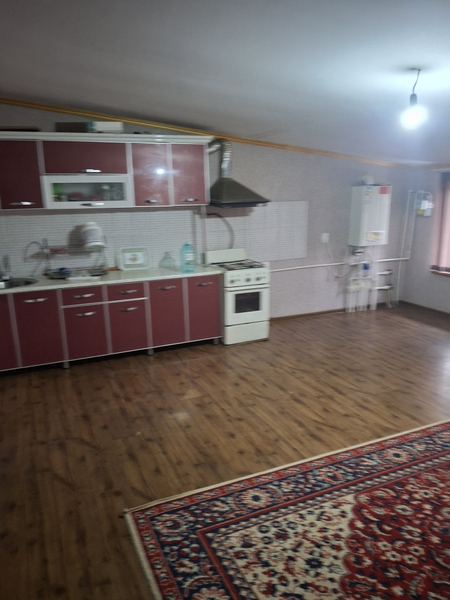 Продаётся 2х комнатная квартира на четвертом этаже с ремонтом.НЕДОРОГО