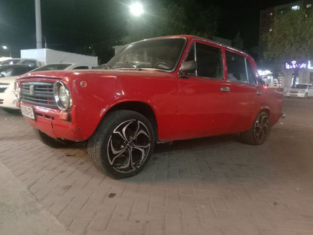 Vaz 21011 sotiladi bagaj bor gaz yoq