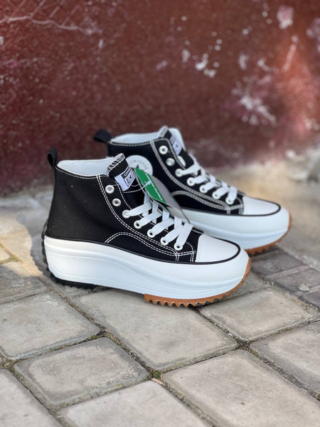 Converse Run Star Hike