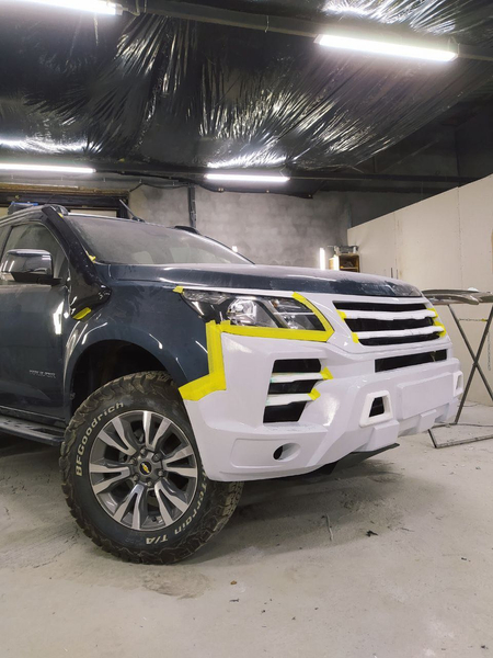 Тюнингованный бампер и решетка Chevrolet Trailblazer рестайлинг