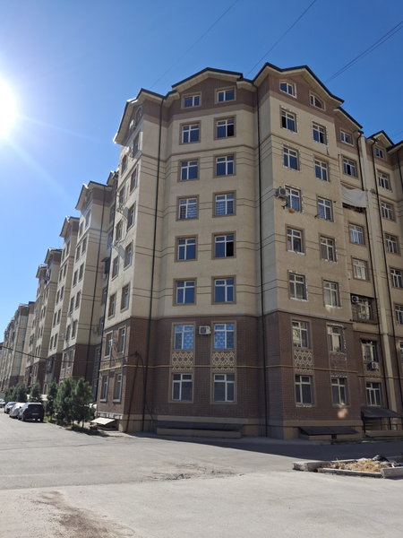 Продаётся квартира Яшнабод Иззат 1/5/8 кирпични 42 м2 33000$