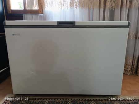 Продам морозильник холодильник