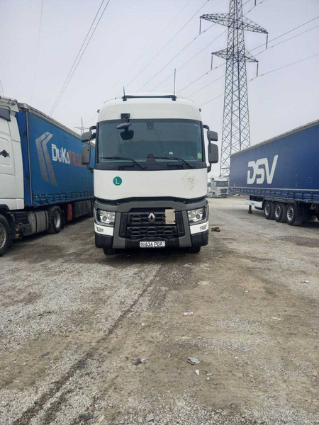Renault (Рено) 2016 г.  Прицеп Кроне 2017 г. Резина 50/60%. Срочно!!!