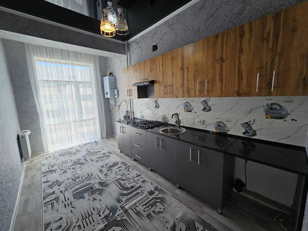 3 xonali 95m² 4-qavat uy sotiladi