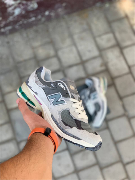 New Balance 2002R
