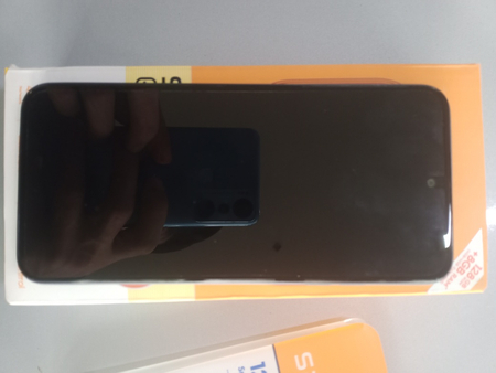 Telefon yangi birinchi qo\\\'l opkiramiz qogan turdagi twlefonlar ham bor