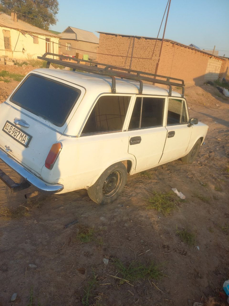 Vaz 2102 zor holatda yili 1973 karobka zatni mos ovoz yoʻq narxi 15 ml