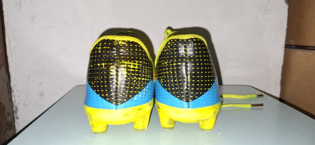 Продаю бутцы puma