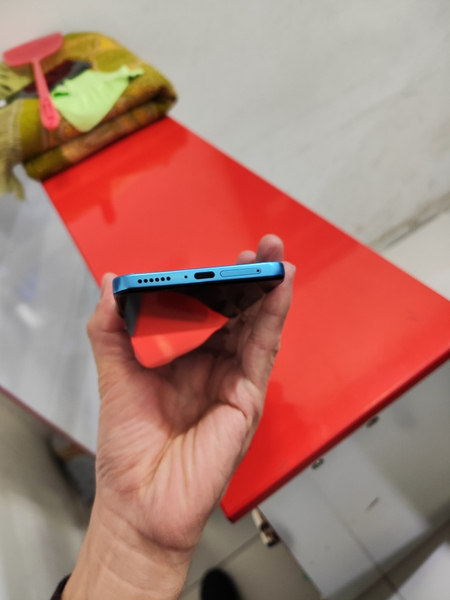 Redmi note 12 pro.   8 256gb