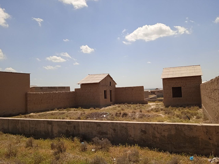 Uy sotiladi yangi qurilgan uchastka15000$