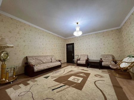 м.Ойбек Госпитальный офис Huawei 3-комнатая 4/9 80 м² ремонт меб/тех