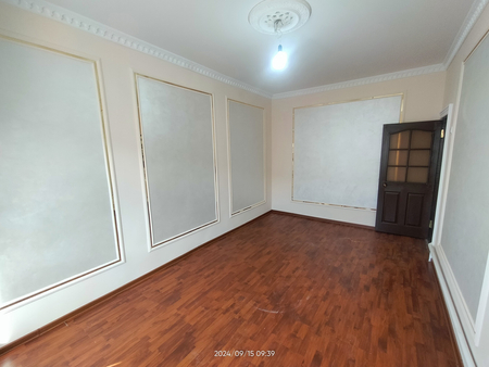 3 ханалы квартира сатылады.Адресс 22 киши район 13 б дом 30 квартира.
