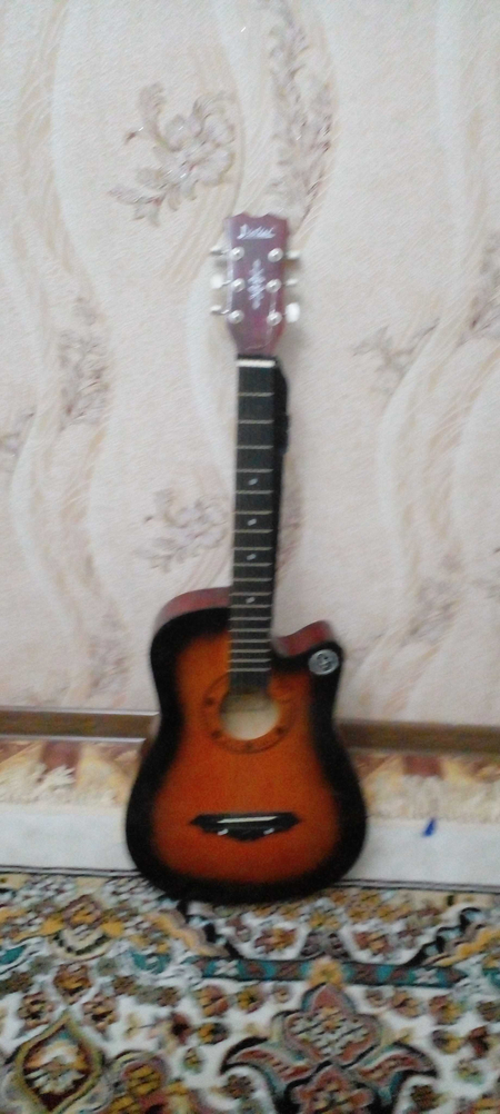 Gitara Akustika  Акустическая гитара ПОЧТИ НОВАЯ!!!
