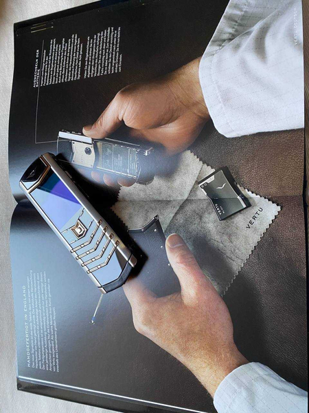 Vertu signature s + Vip Number