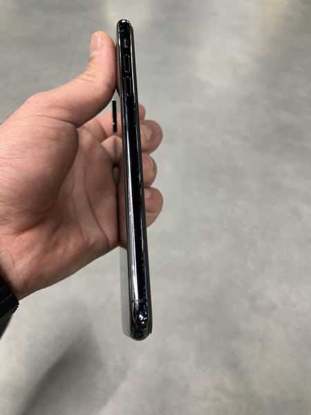 Iphone x s max xolati yaxshi aybi yoq xamnarsasi radnoy ochilmagan